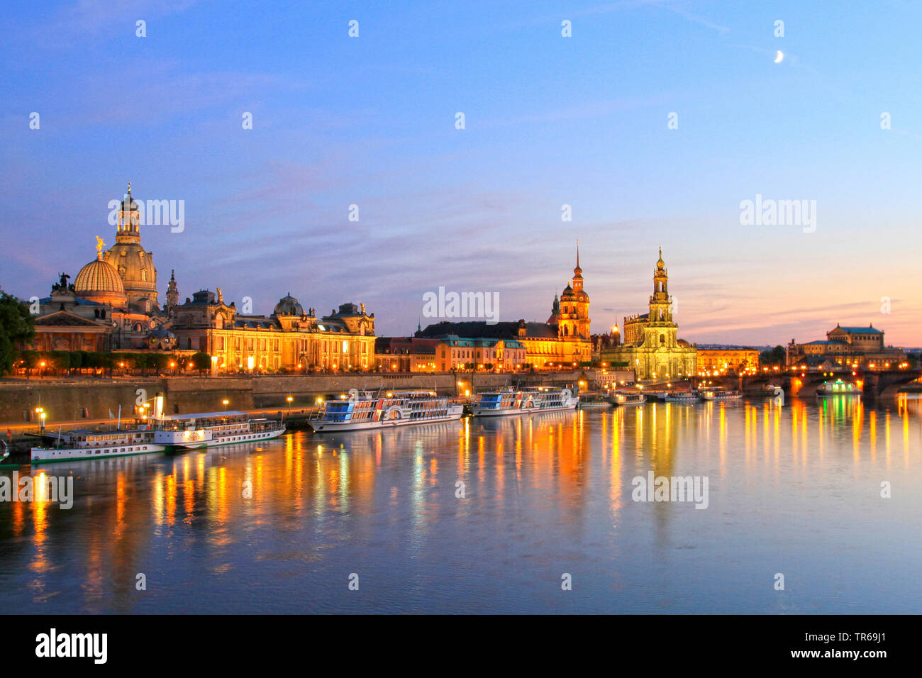 Tourism in dresden hi-res stock photography and images - Alamy