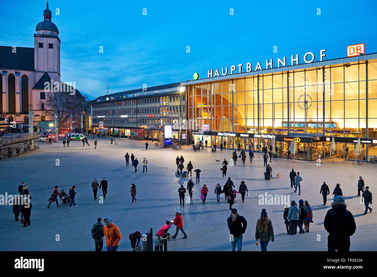 main station square in evening light, Germany, North Rhine-Westphalia ...