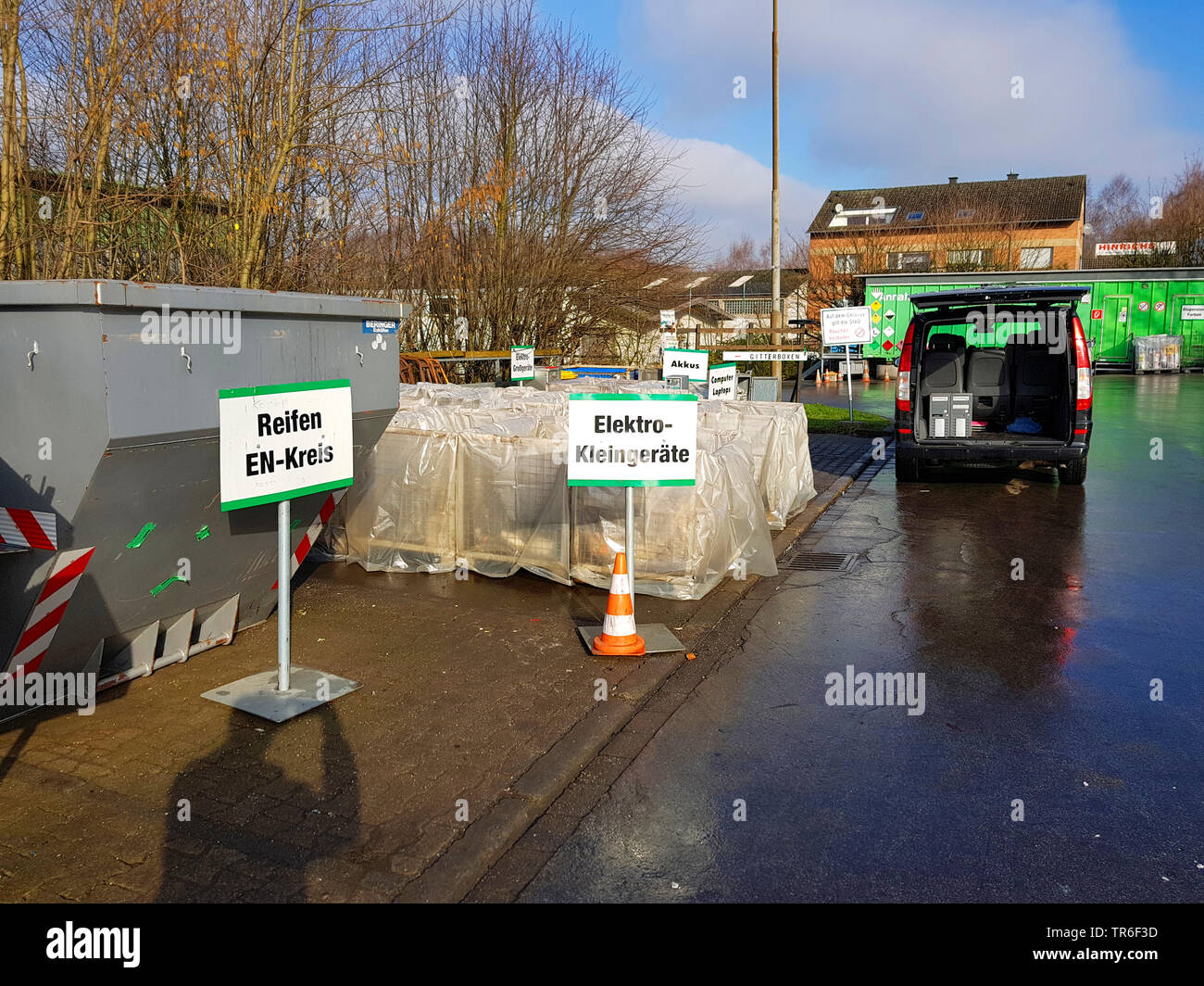 Refuse site hi-res stock photography and images - Alamy