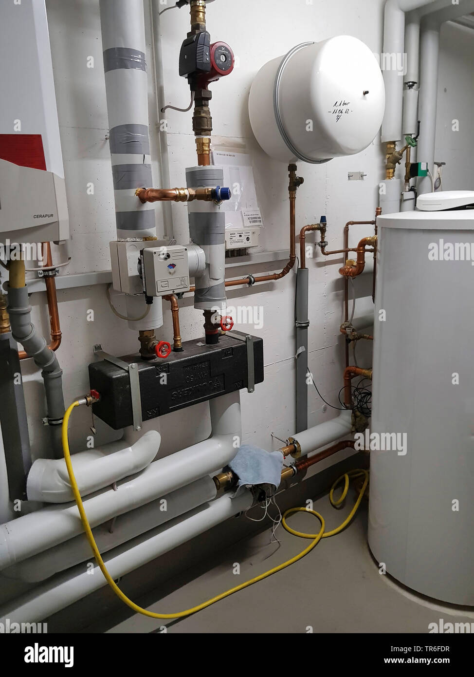 Basement heating hi-res stock photography and images - Alamy