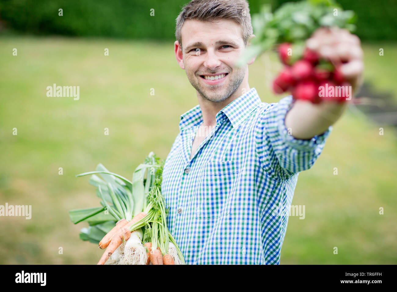 Man vegetables portrait hi-res stock photography and images - Alamy