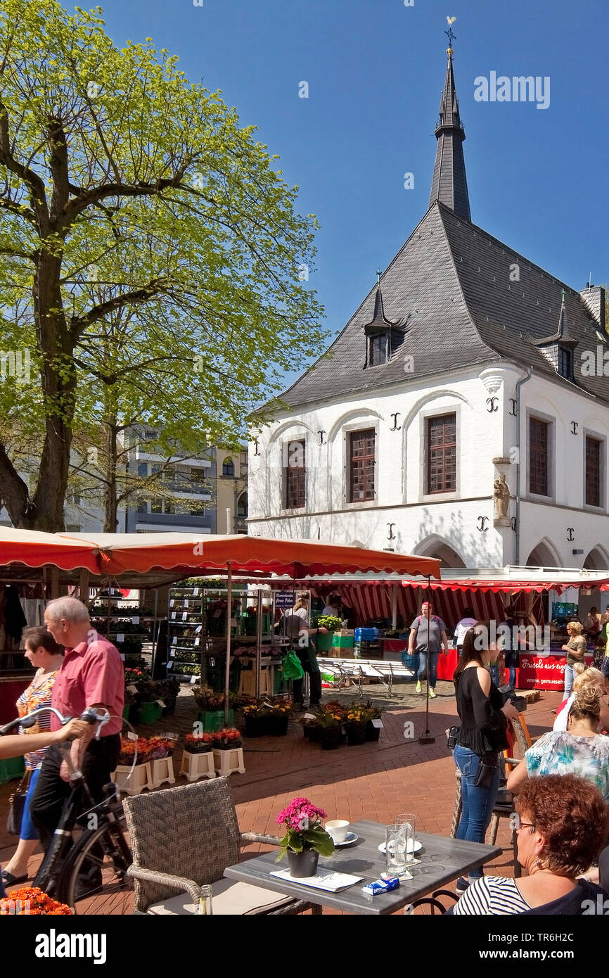 Town hall precinct hi-res stock photography and images - Alamy