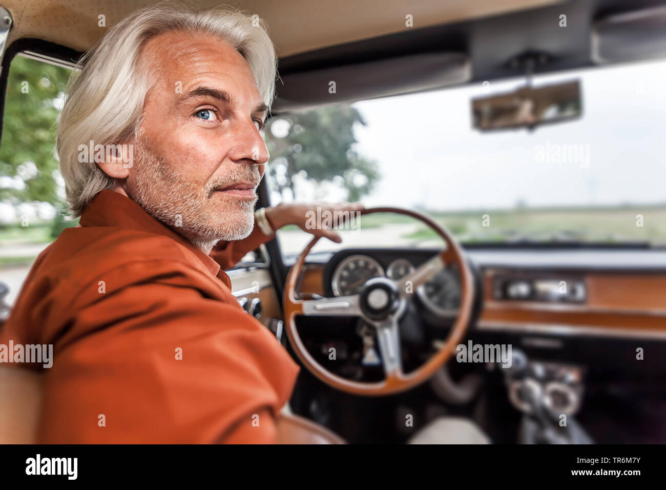 Senior citizen driving car hi-res stock photography and images - Alamy