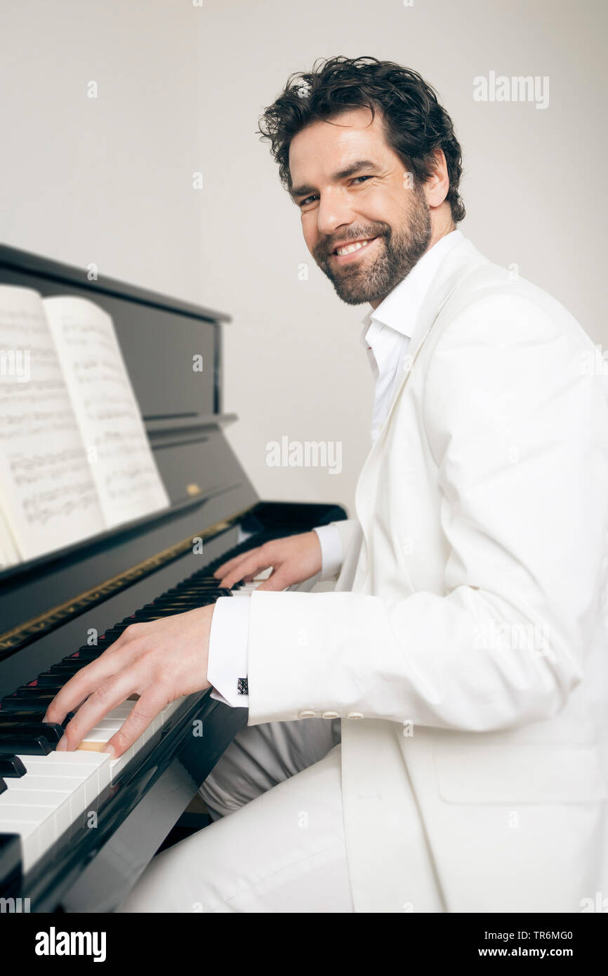 The piano guys hi-res stock photography and images - Alamy