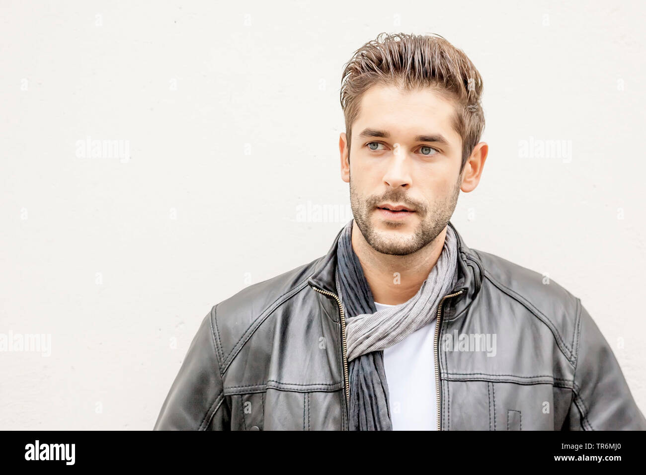 Reflecting jackets hi-res stock photography and images - Alamy