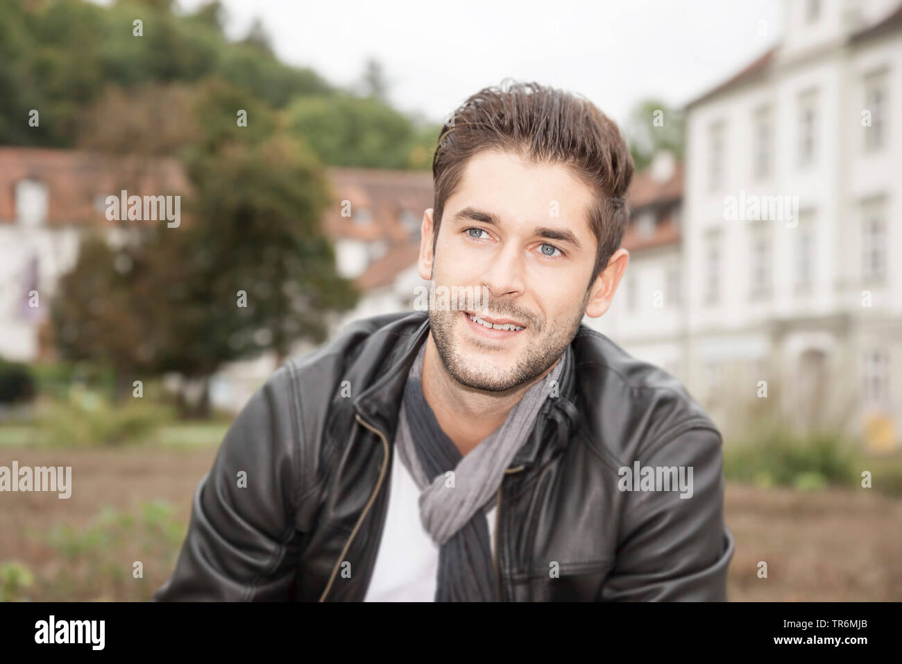 Attractive men with beards hi-res stock photography and images - Alamy