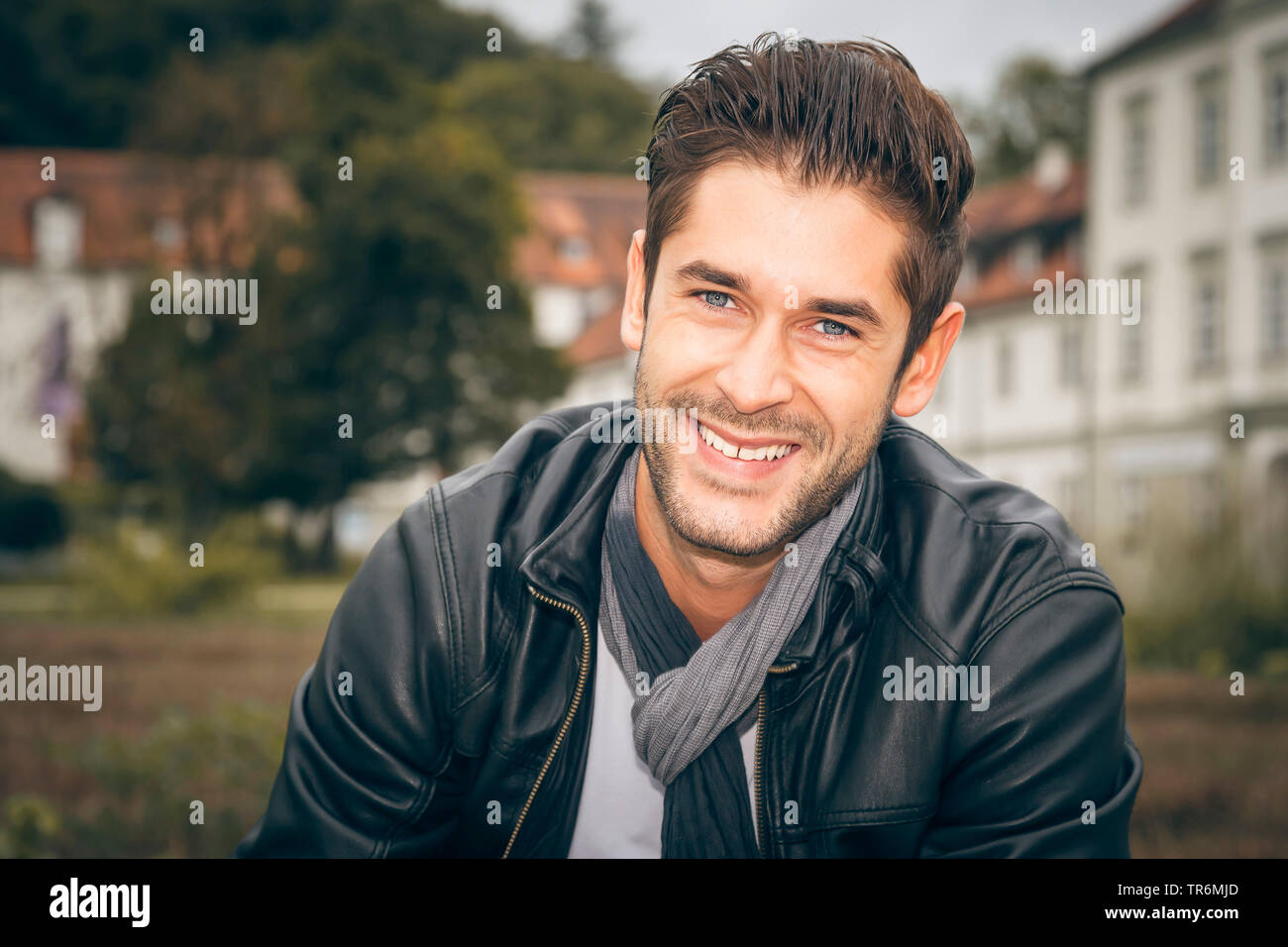 Attractive men with beards hi-res stock photography and images - Alamy
