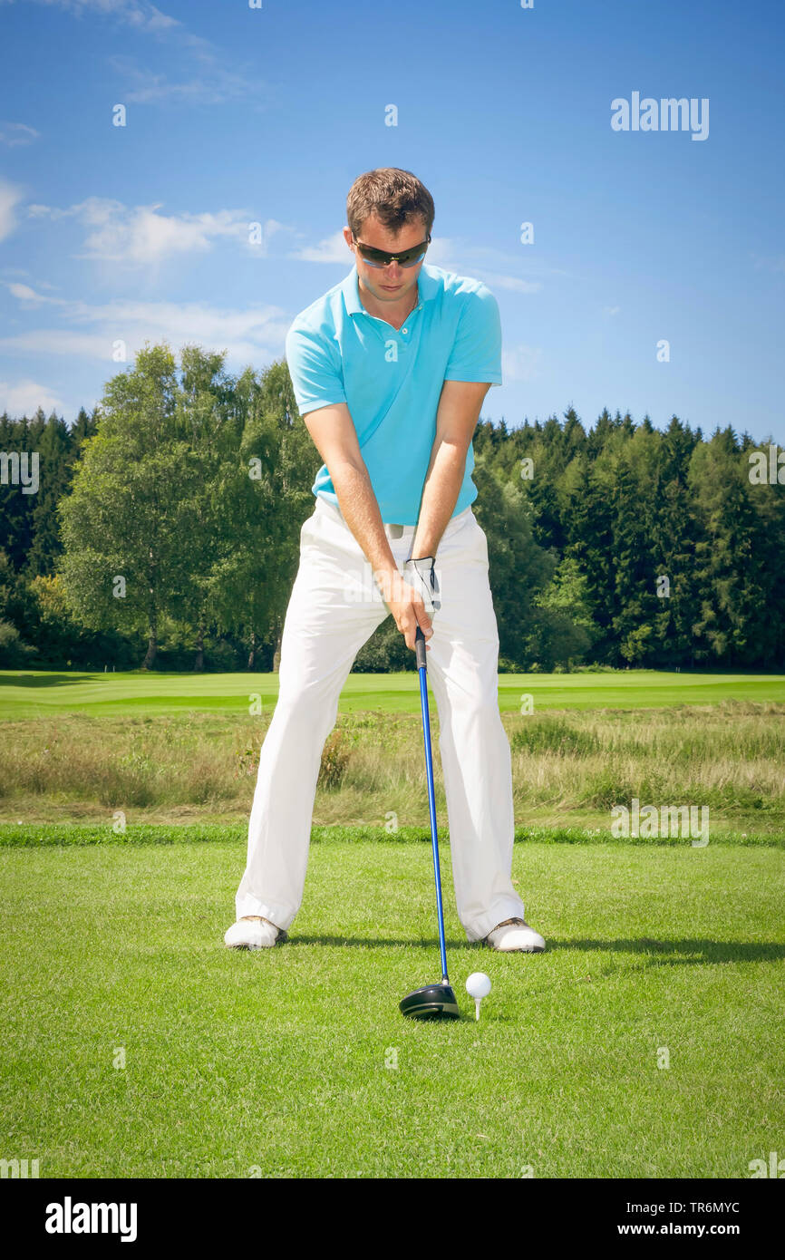 Guys playing golf hi-res stock photography and images - Alamy