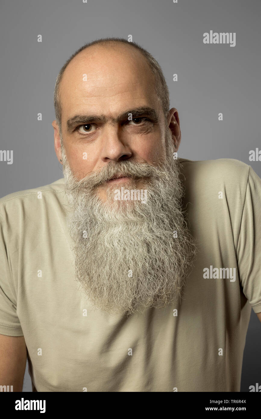 Man bald head long beard hi-res stock photography and images - Alamy