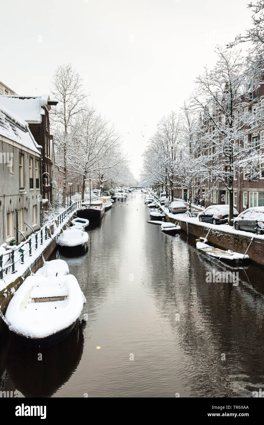 Cityscape of snow-covered Amsterdam, Netherlands, Noord-Holland ...