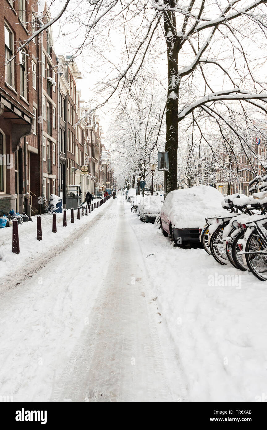 Cityscape of snow-covered Amsterdam, Netherlands, Noord-Holland ...