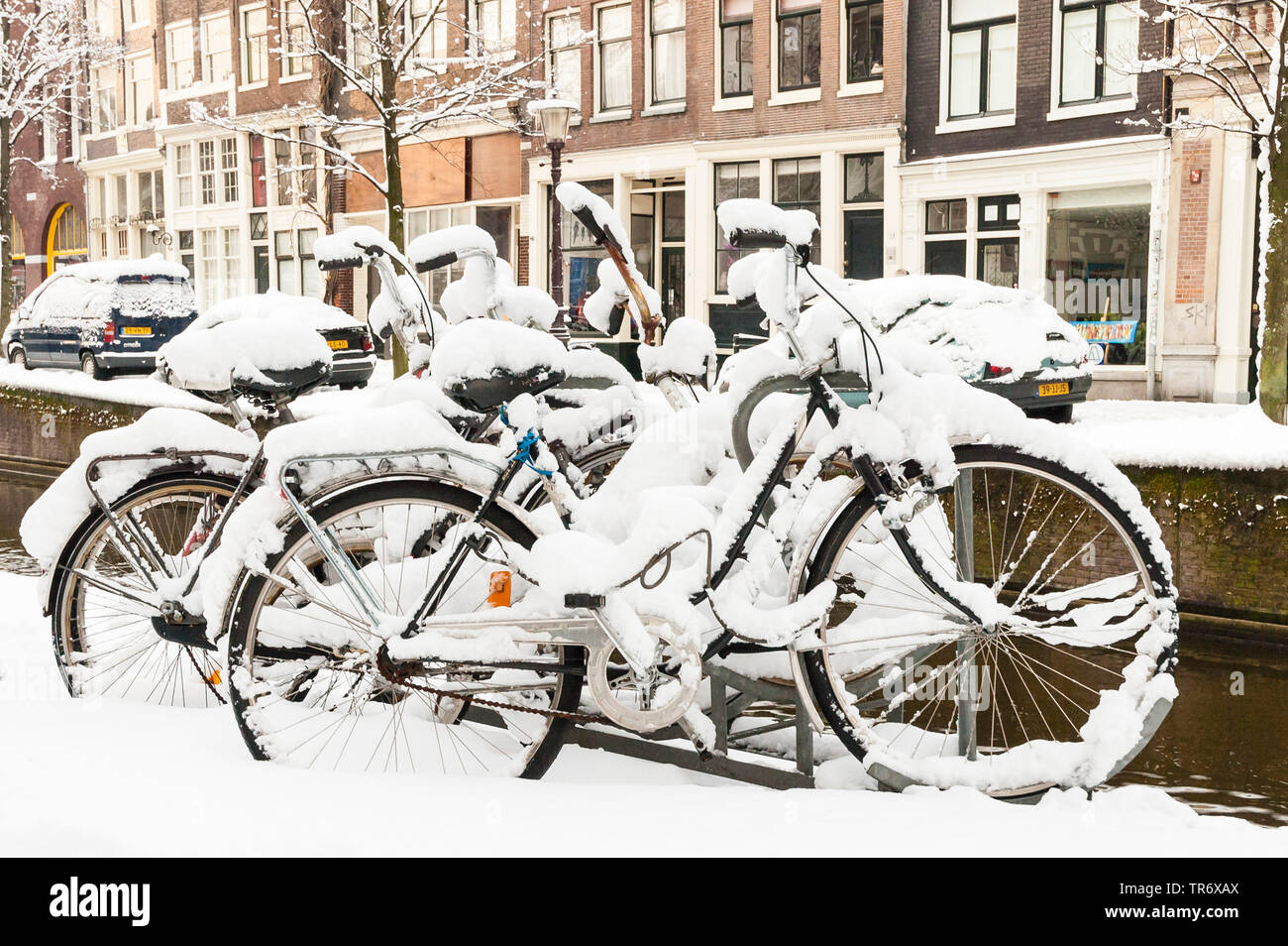 Snow city amsterdam hi-res stock photography and images - Alamy