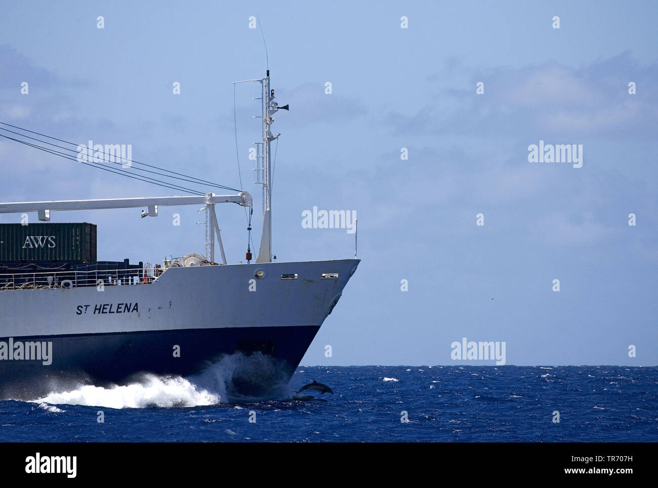 Ship front view bow hi-res stock photography and images - Alamy