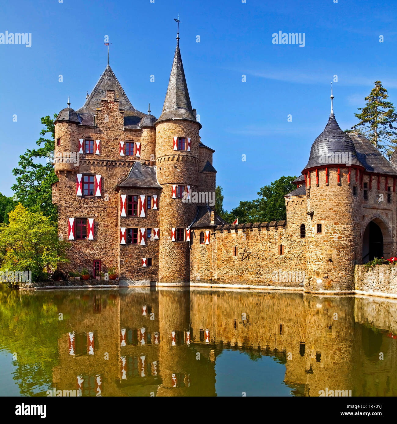 castle Satzvey, Germany, North Rhine-Westphalia, Eifel, Mechernich ...