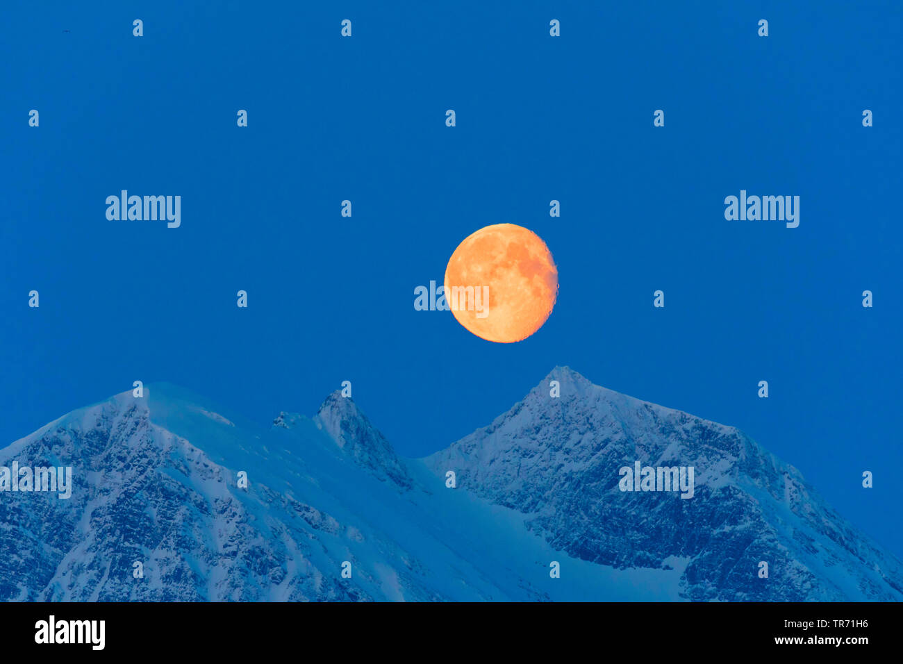 Norwegian full moon hi-res stock photography and images - Alamy