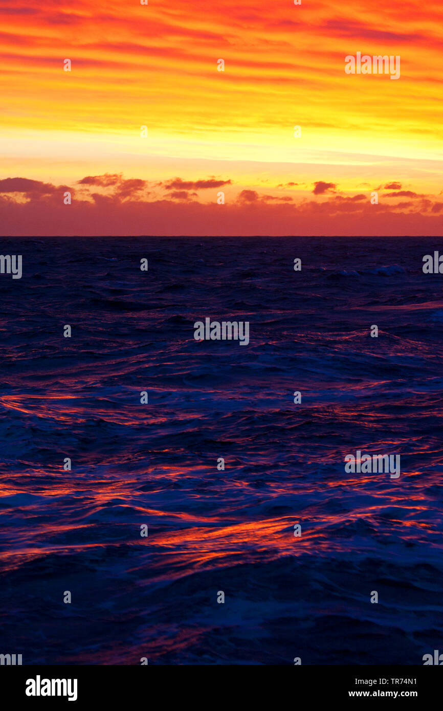 sunset over Southern Atlantic Ocean, Suedgeorgien Stock Photo - Alamy