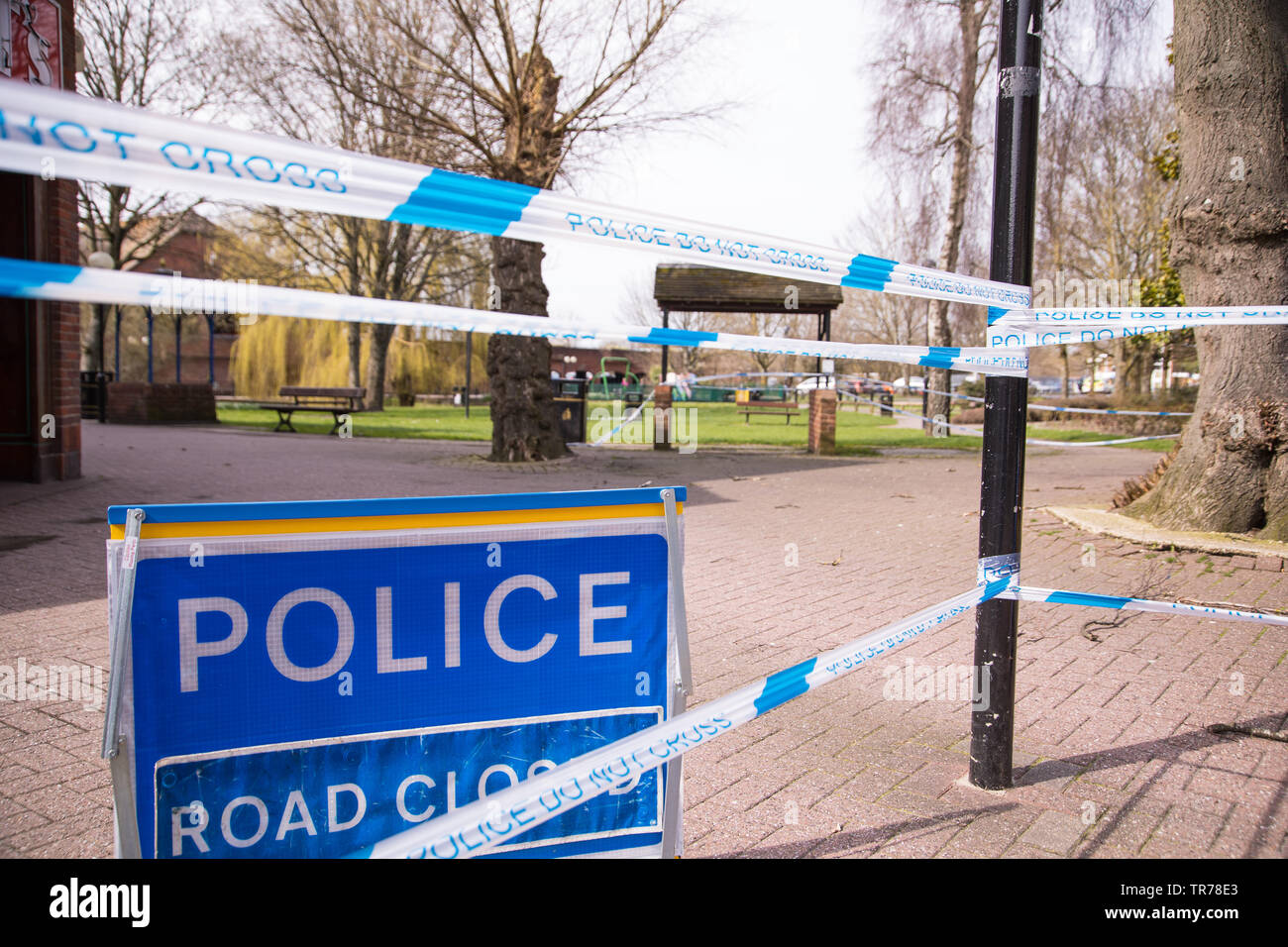Police road closed sign hi-res stock photography and images - Alamy
