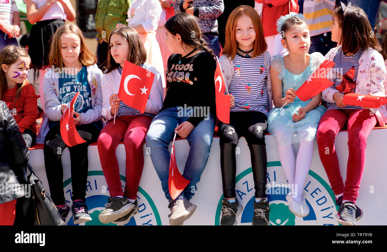 Turkish girls hi-res stock photography and images - Alamy