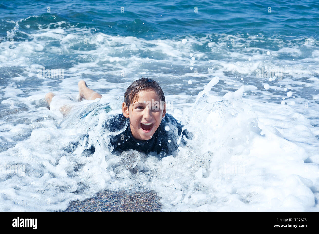 Wave foam ocean be happy hi-res stock photography and images - Alamy