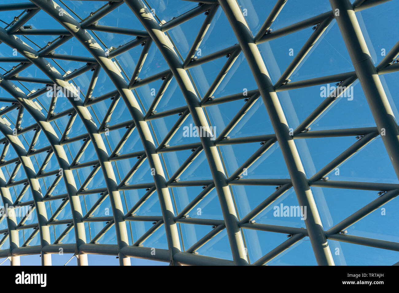 Bow shaped bridge hi-res stock photography and images - Alamy