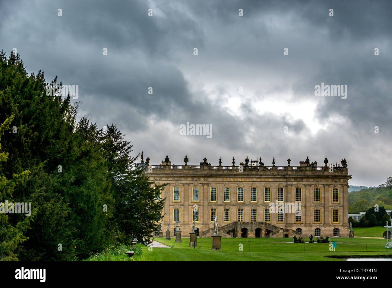 Chatsworth House in Derbyshire Stock Photo - Alamy