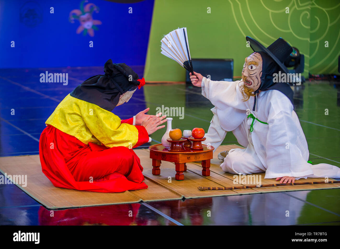 Actors performing the traditinal Korean Maskdance at Andong South Korea ...