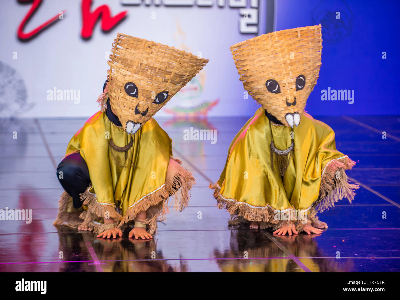 Indonesian dancers from Sma Nasima Semaran dance groupe perform at the ...