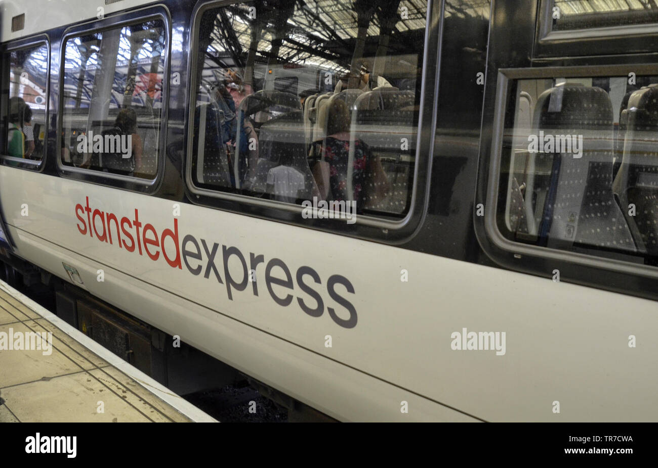 London underground train side view hi-res stock photography and images ...