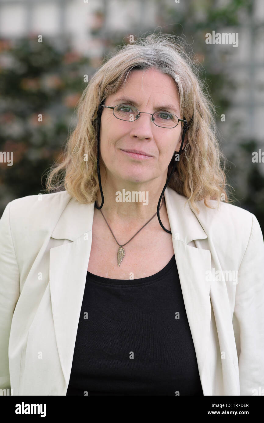 Katrina van grouw hi-res stock photography and images - Alamy