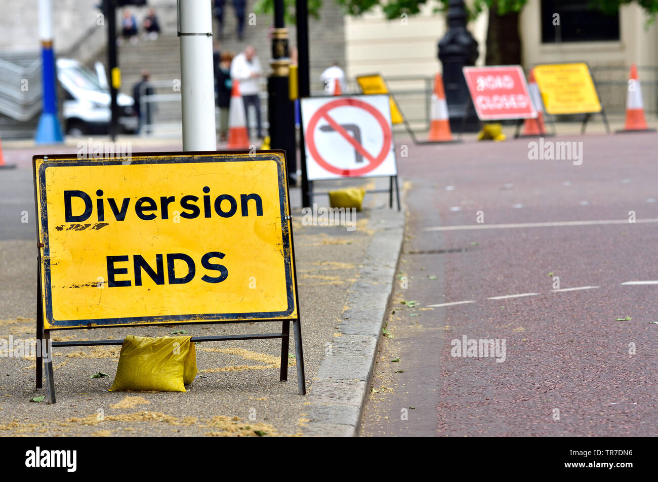 London, England, UK. Diversion Ends sign in the Mall, central London ...