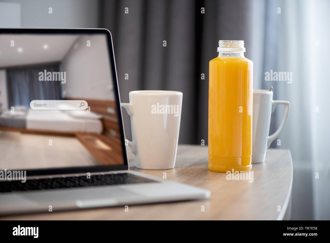 Booking hotel room hi-res stock photography and images - Alamy