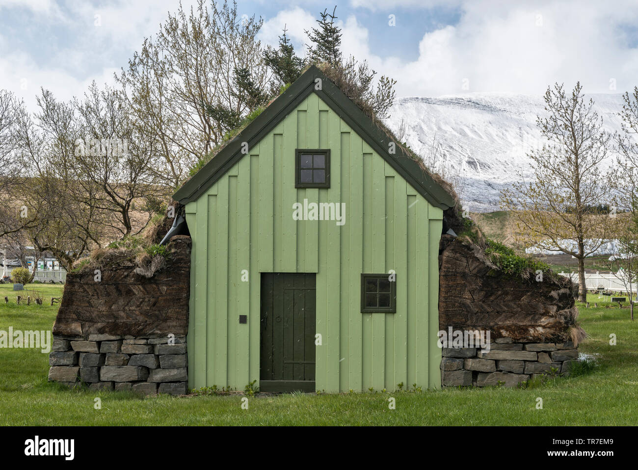 Turf farmhouse iceland hi-res stock photography and images - Alamy