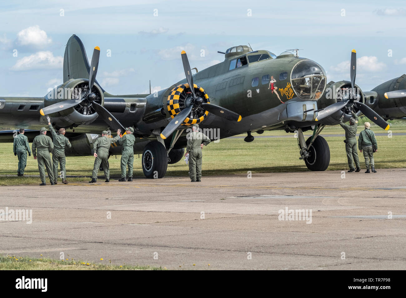 Flying fortress plane hi-res stock photography and images - Alamy