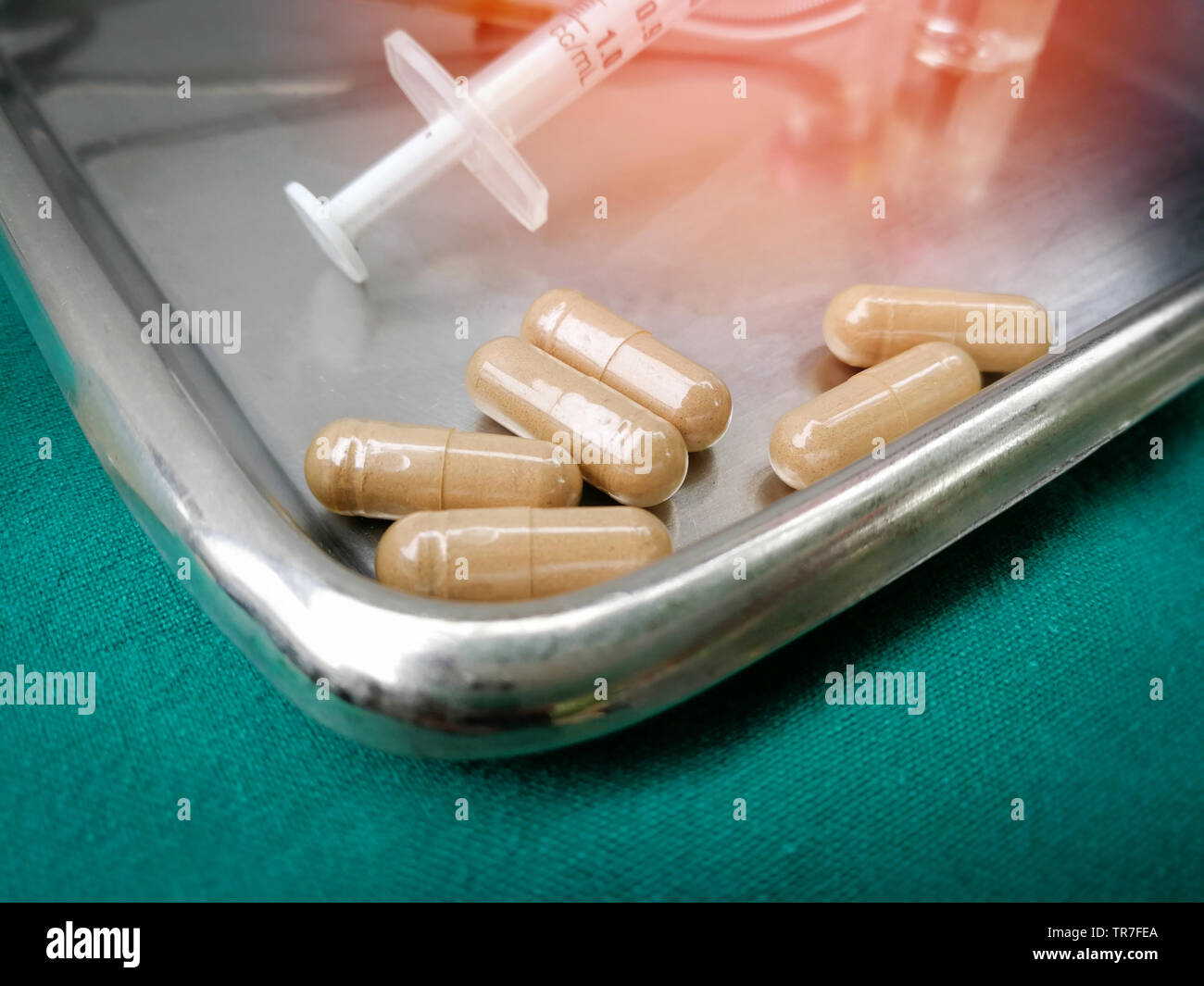 Equipment medical instruments / Syringe injection needle medical drug ...