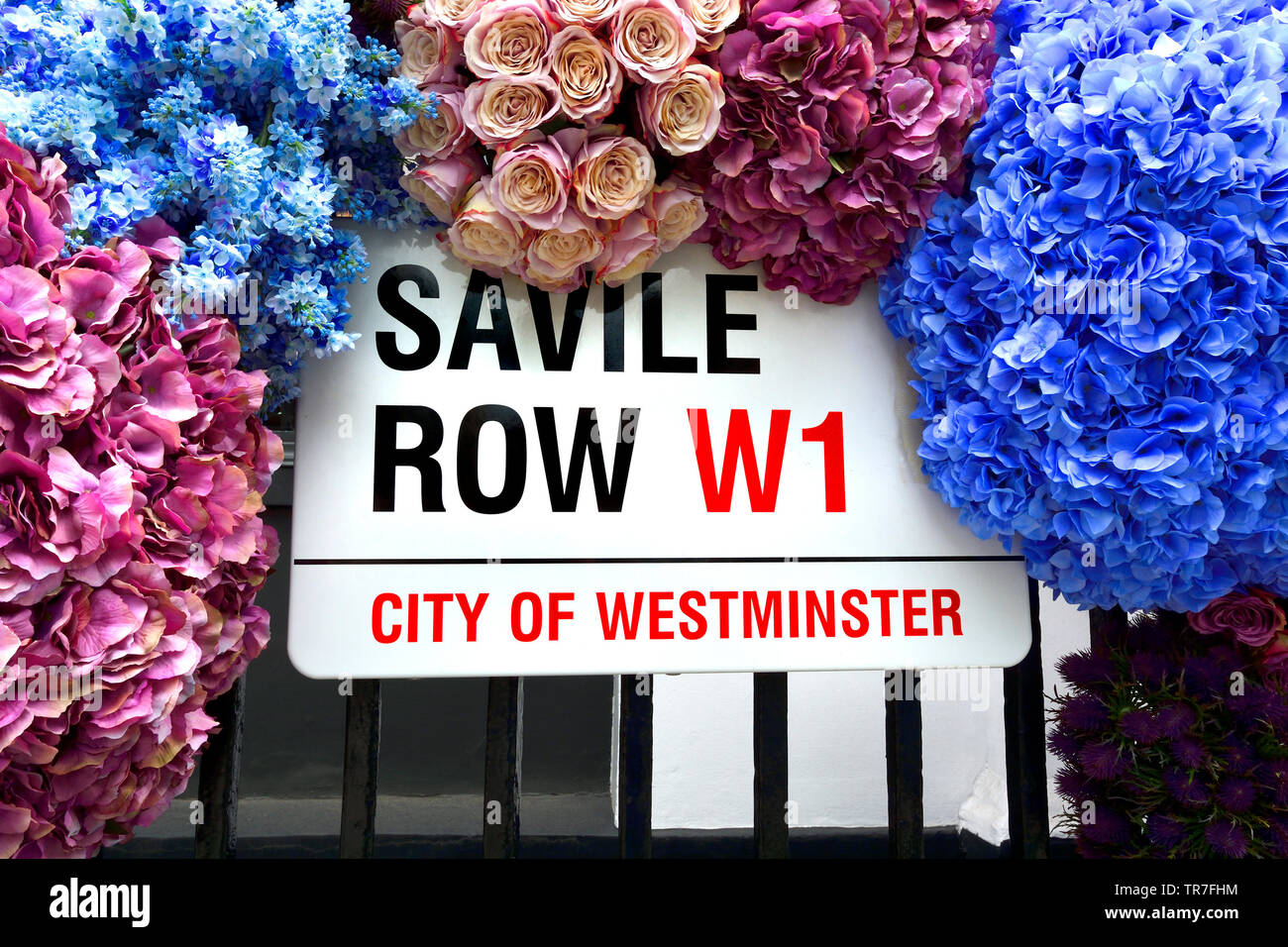 Savile row street sign hi-res stock photography and images - Alamy