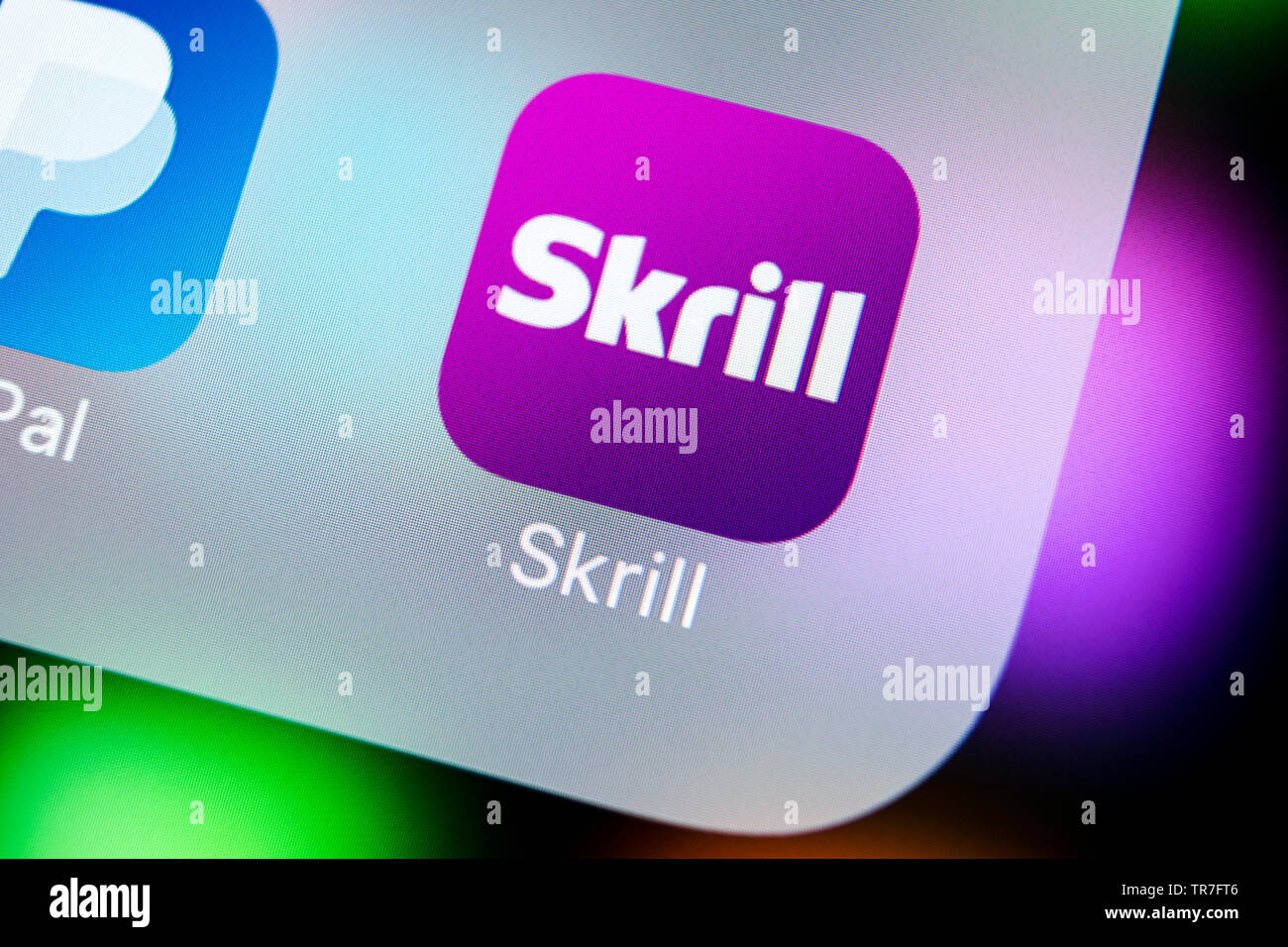 Skrill icon hi-res stock photography and images - Alamy