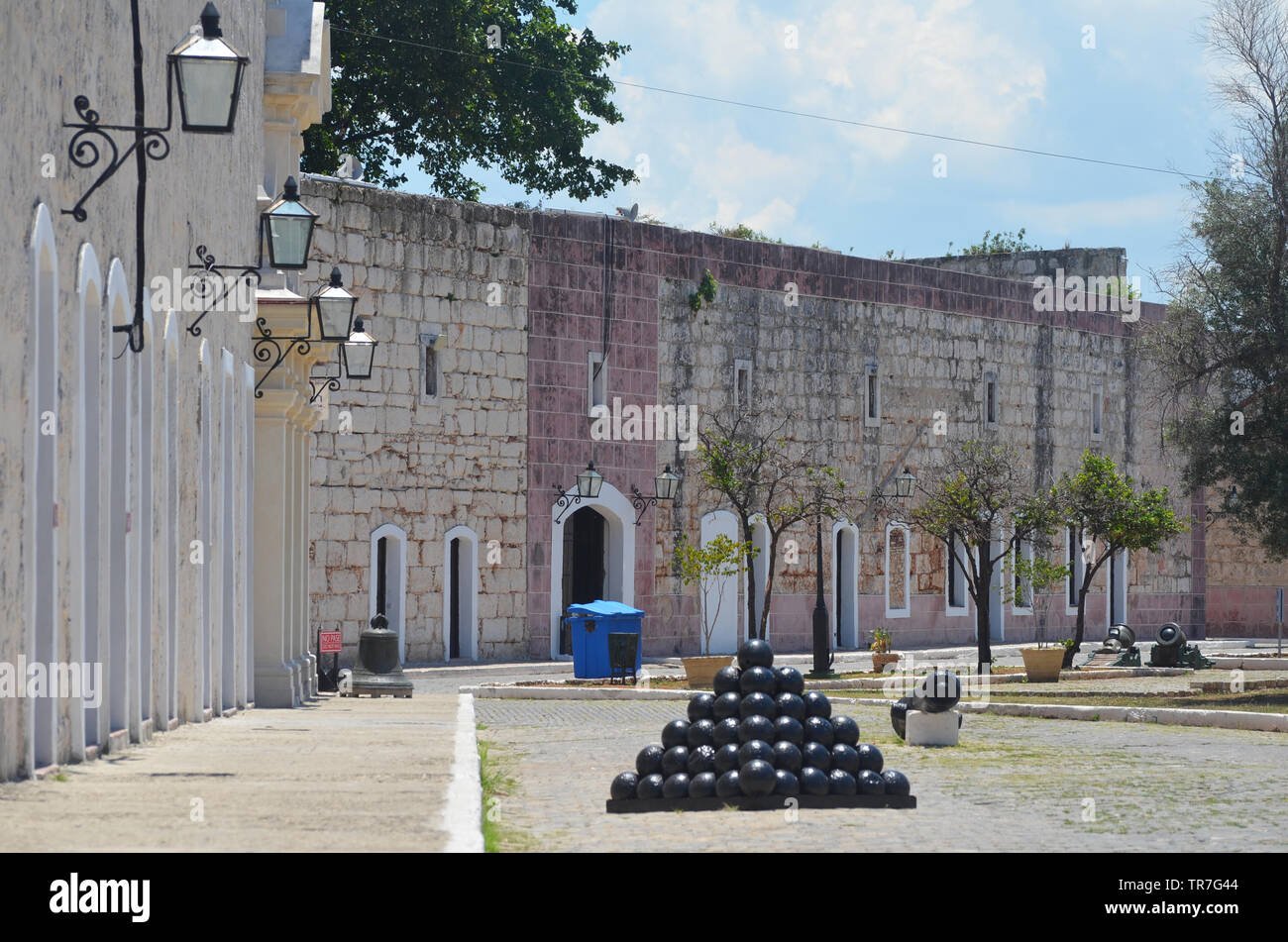 Morro Fortress in Havana Bay, an example of Spanish colonial defensive ...