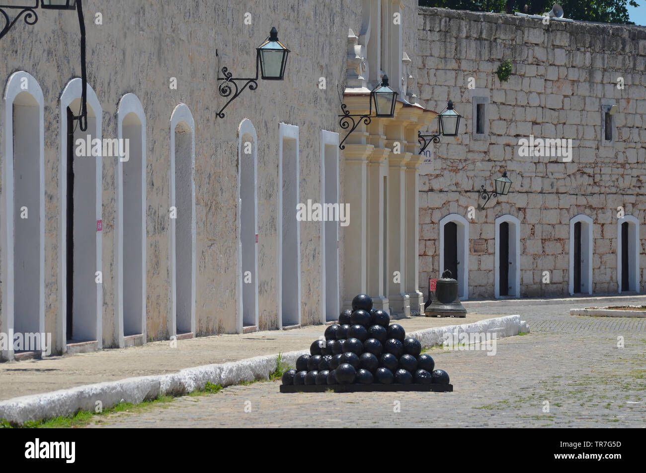 Morro Fortress in Havana Bay, an example of Spanish colonial defensive ...