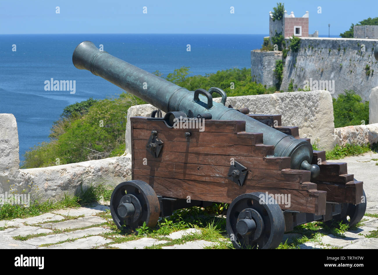 Morro Fortress in Havana Bay, an example of Spanish colonial defensive ...