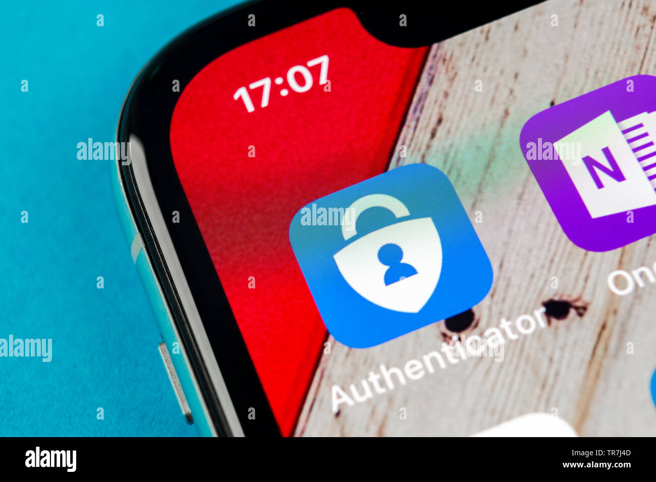 Microsoft authenticator hi-res stock photography and images - Alamy
