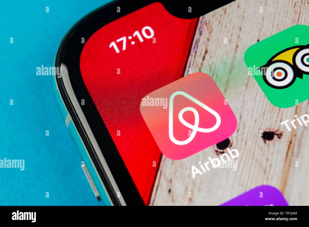 Airbnb host hi-res stock photography and images - Alamy