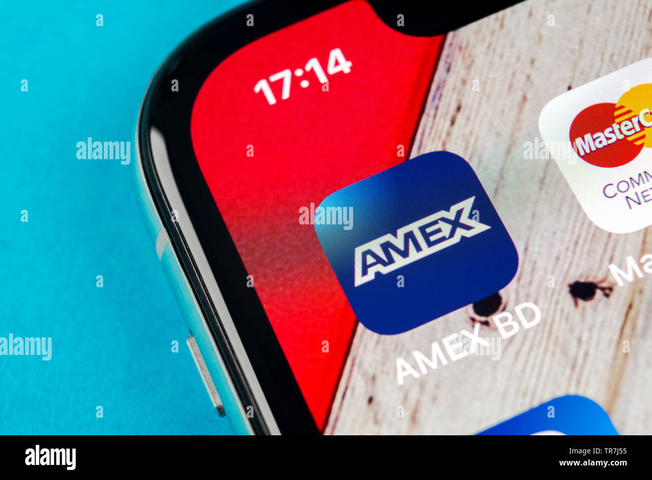 American express shop small business hi-res stock photography and ...