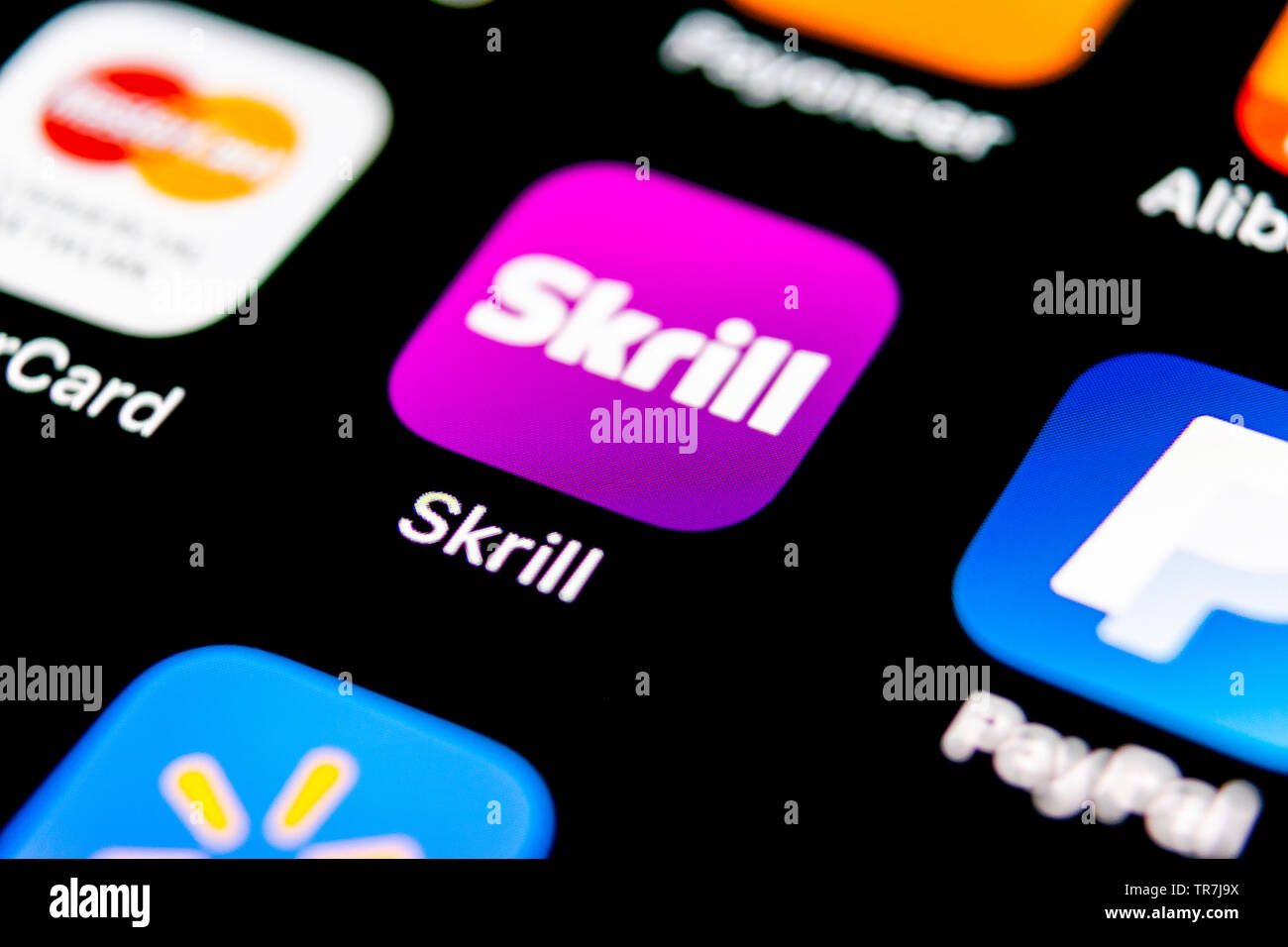 Skrill icon hi-res stock photography and images - Alamy