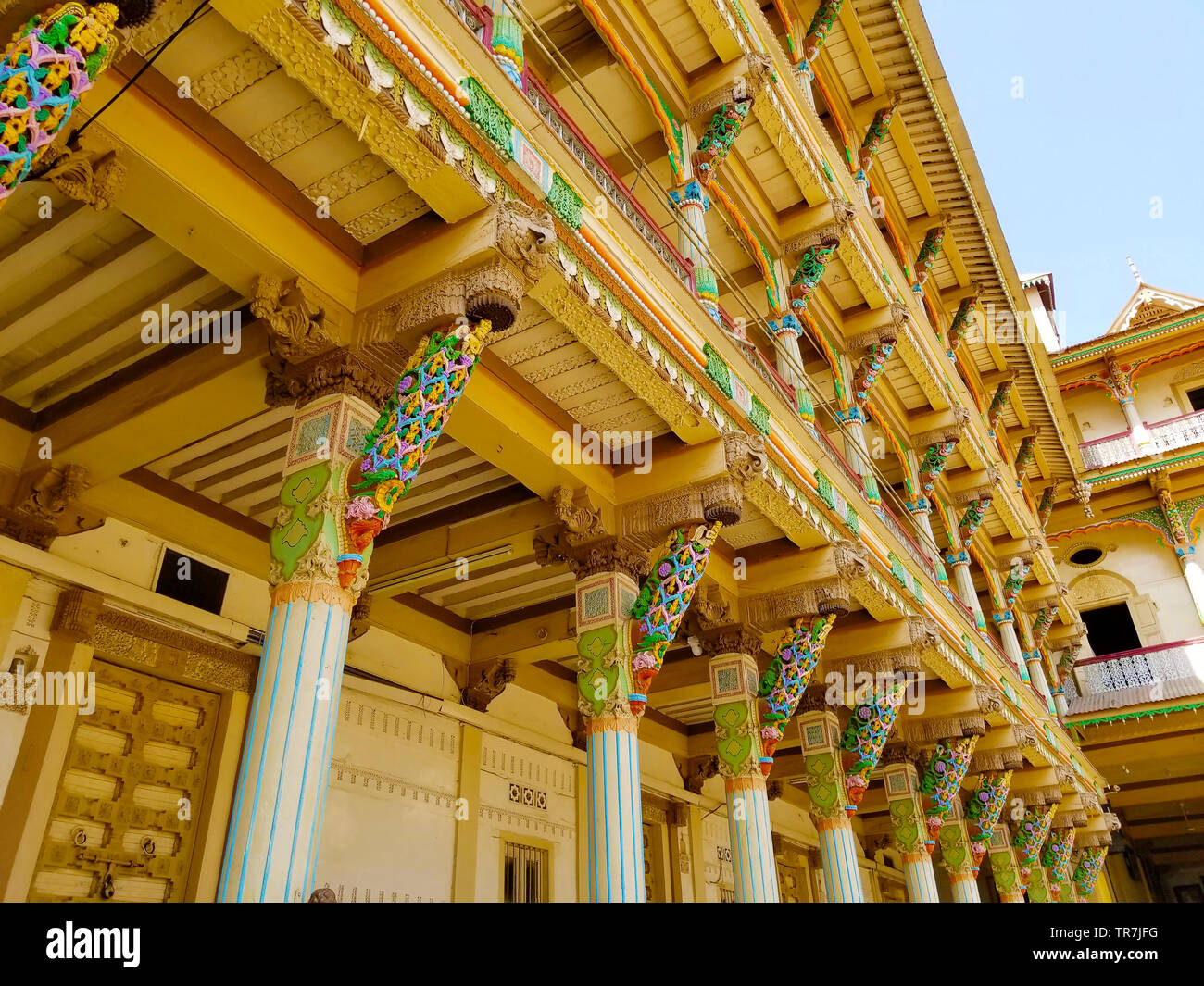 Swaminarayan temple hi-res stock photography and images - Alamy