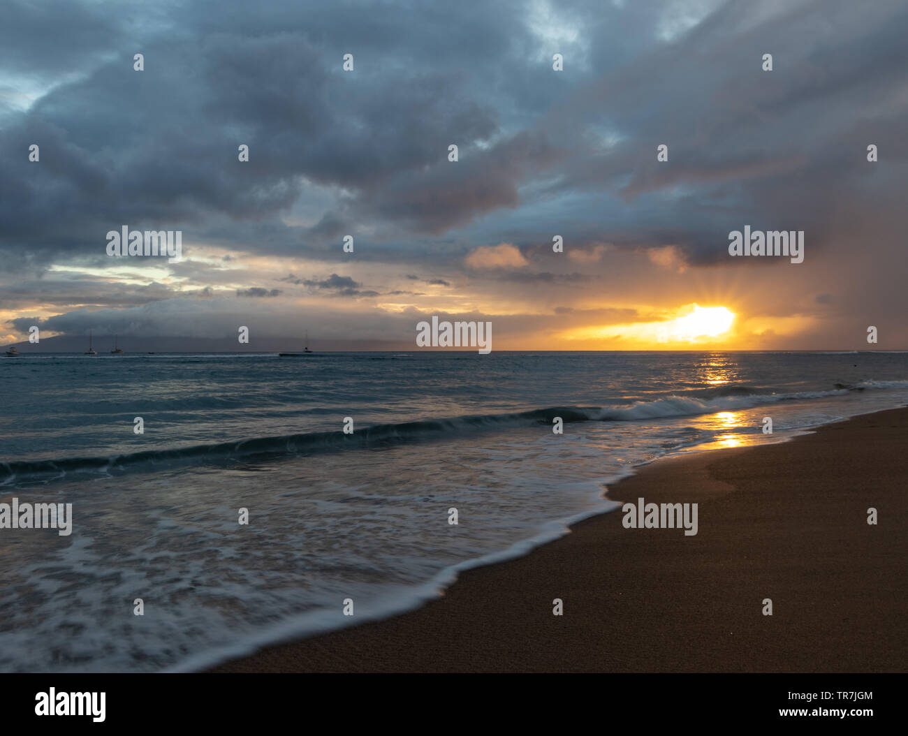Tides clouds tropical hi-res stock photography and images - Alamy