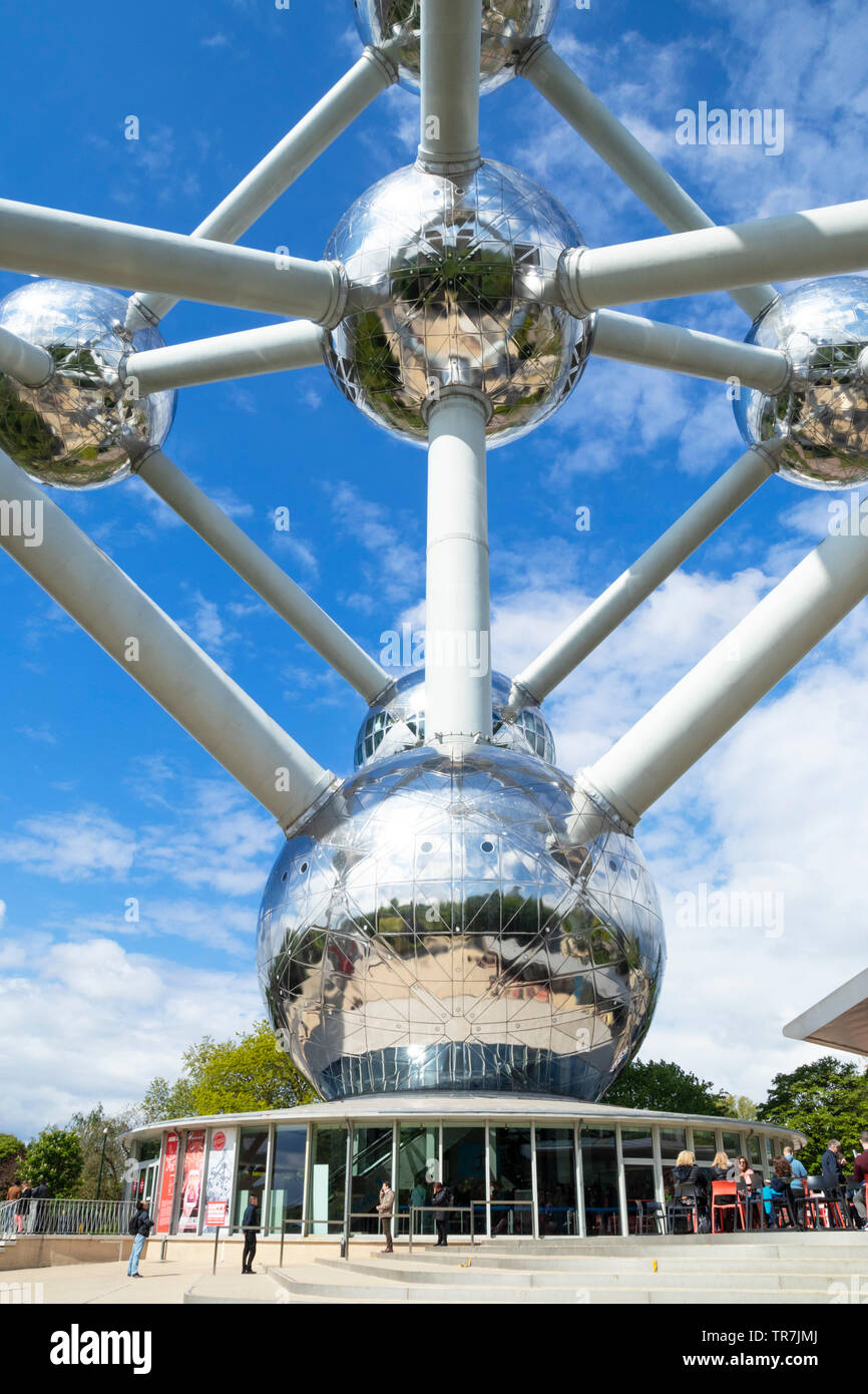 Atomium square hi-res stock photography and images - Alamy