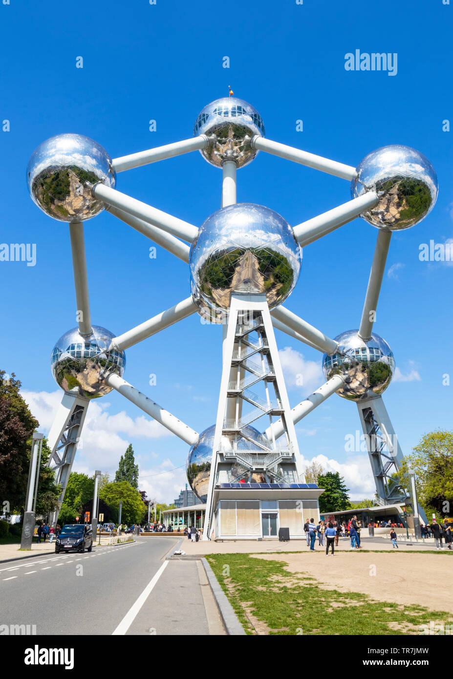 Atomium spheres hi-res stock photography and images - Alamy