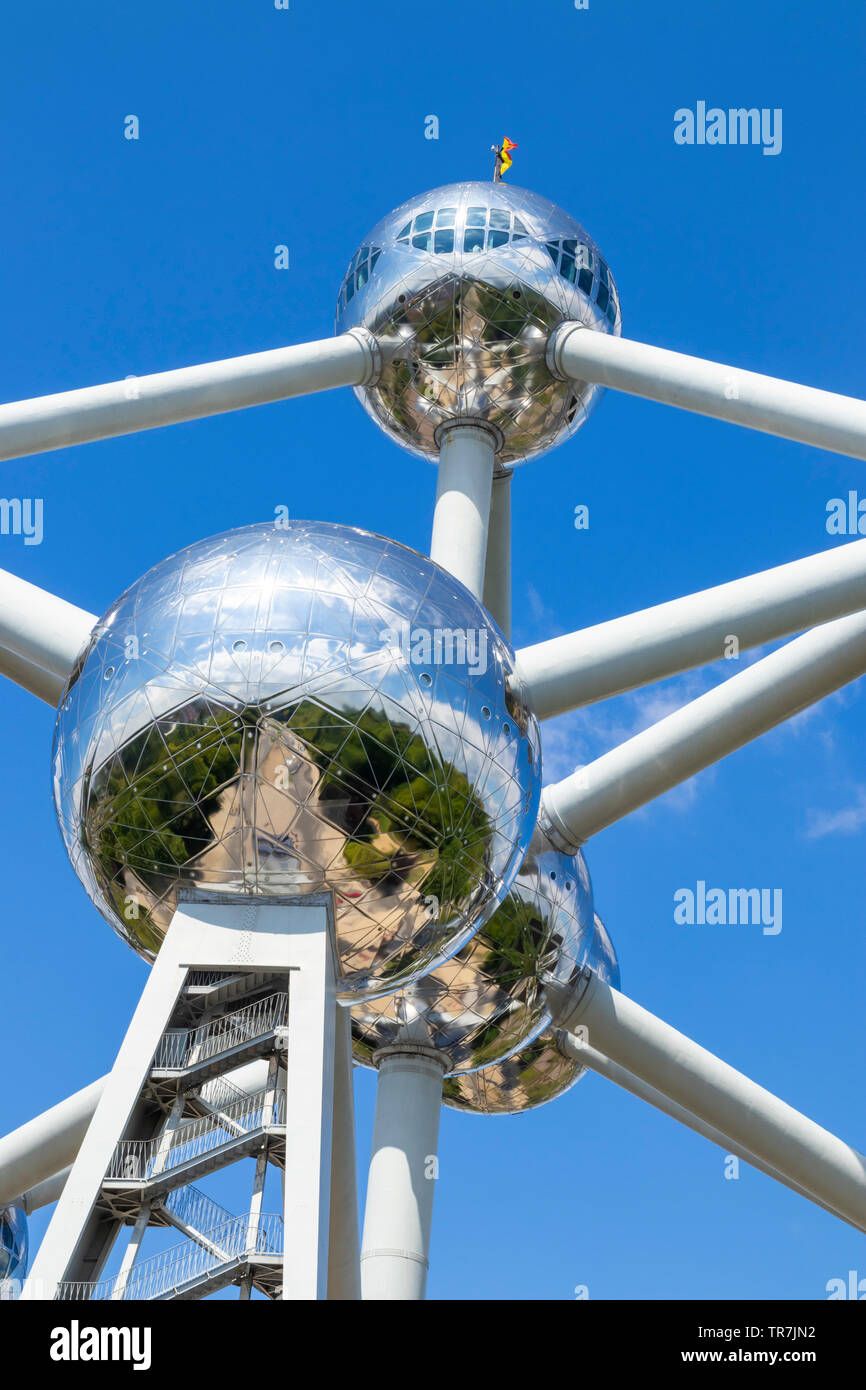 Atomium square hi-res stock photography and images - Alamy