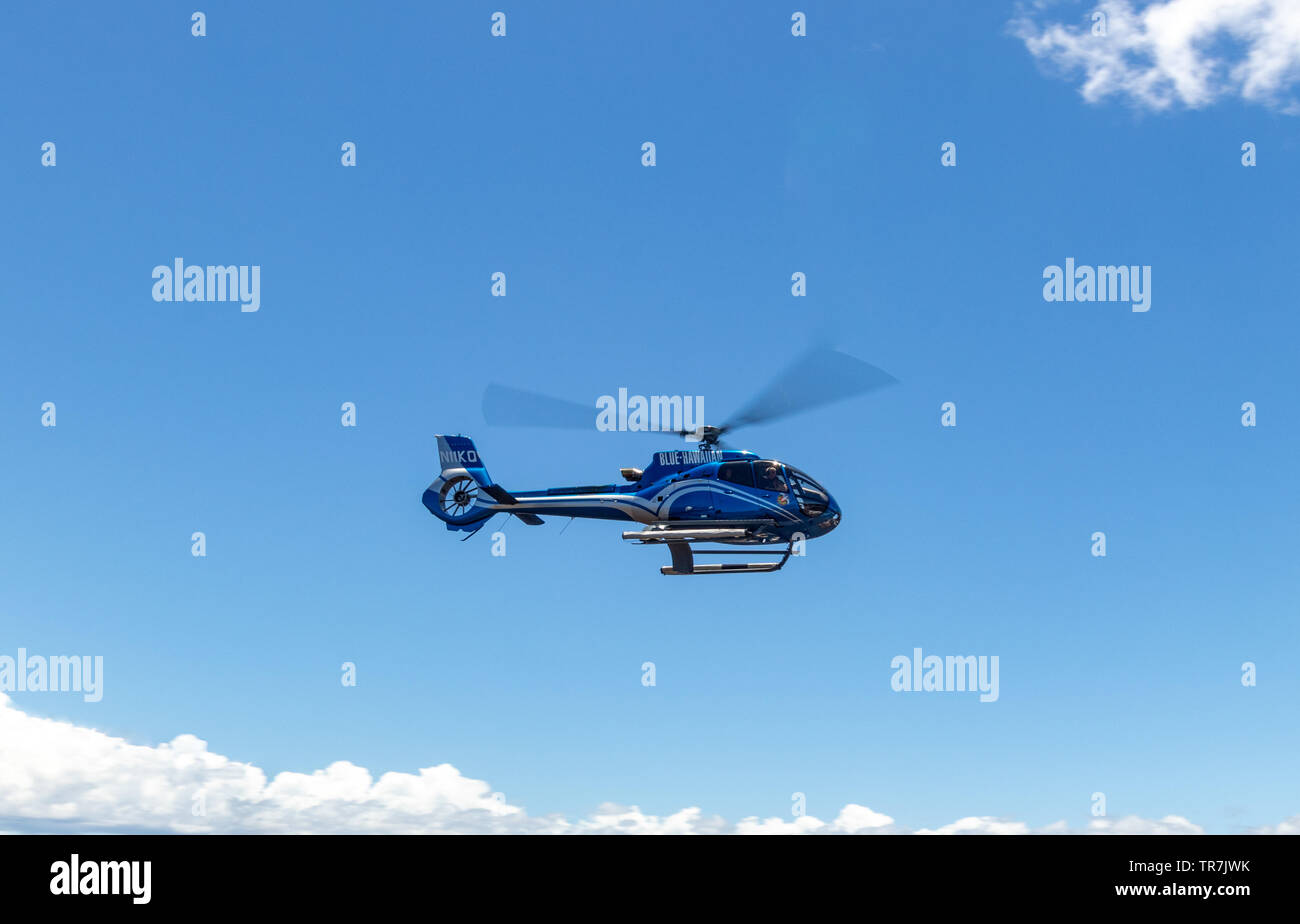 Helicopter in flight Stock Photo - Alamy