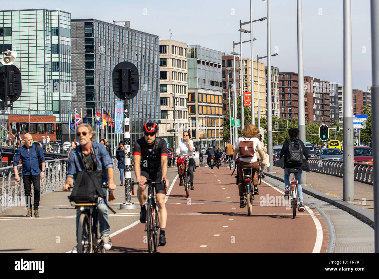 Path bicycle hi-res stock photography and images - Alamy